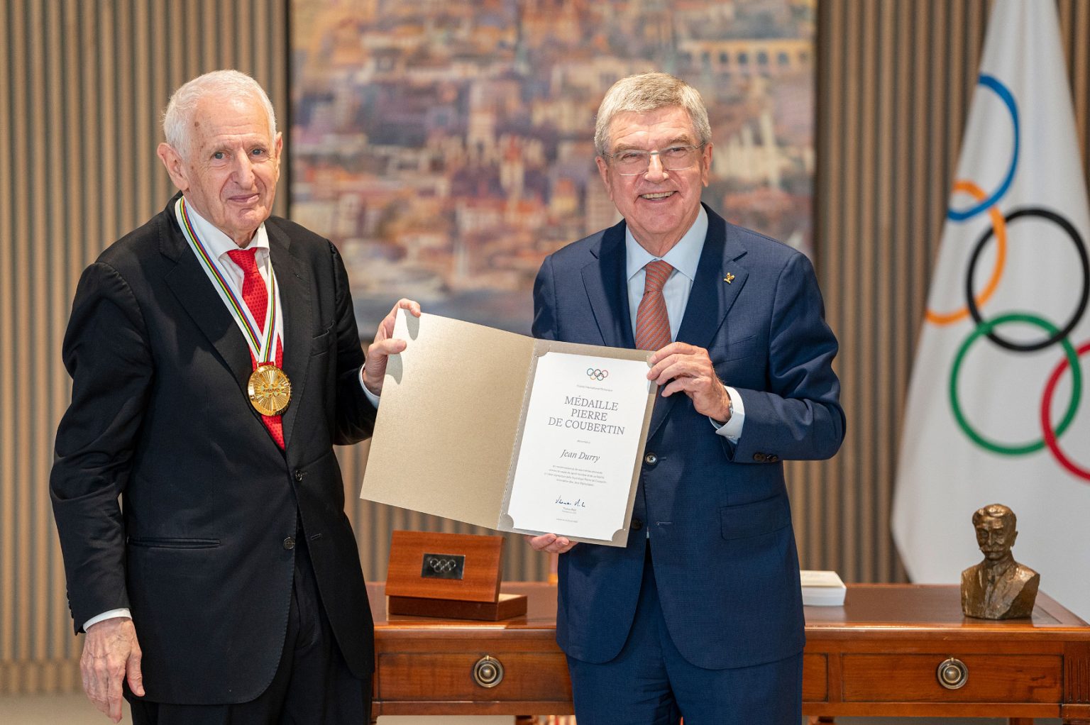 The IOC honours Jean Durry with a Pierre de Coubertin Medal